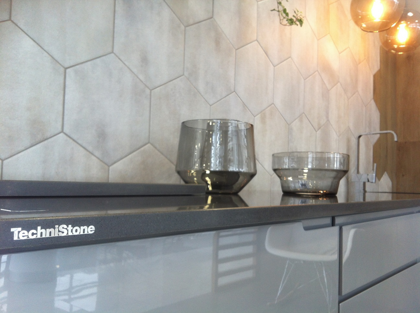 Crystal Anthracite Pure | Technistone