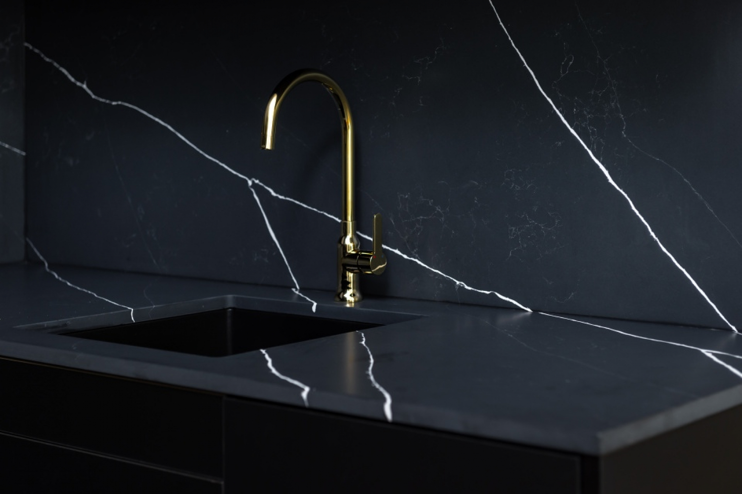 Poetic Black | Technistone
